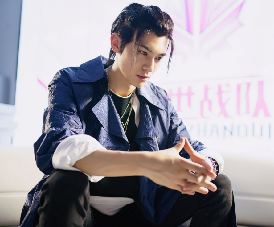 Liang Sen took part in "Blue You 3" with a bald head. Photos with hair ...