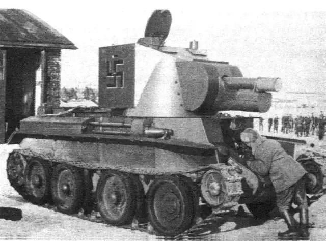 Finnish BT-42 large-head tank, patchwork of parts from multiple ...