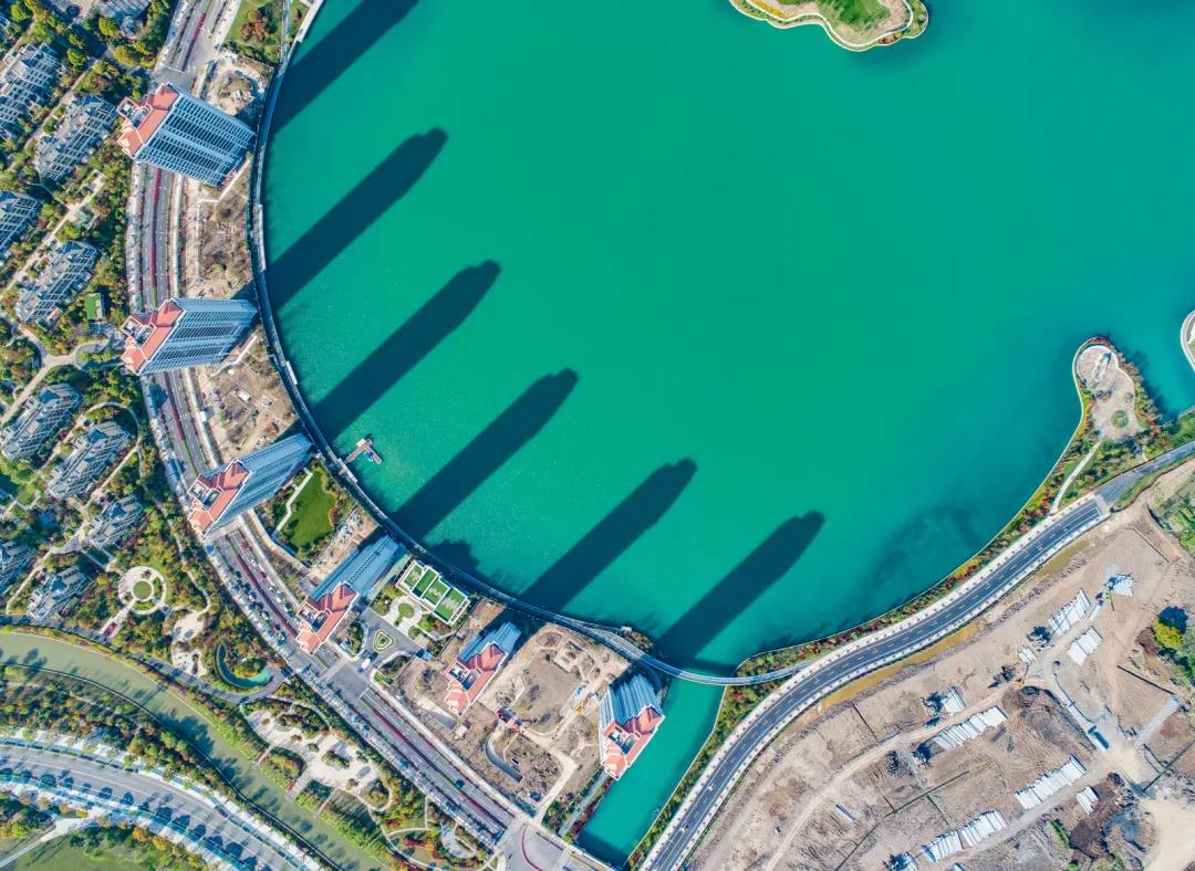 Lanxiang Lake One/From the lake shore to the stalwart shore - iNEWS