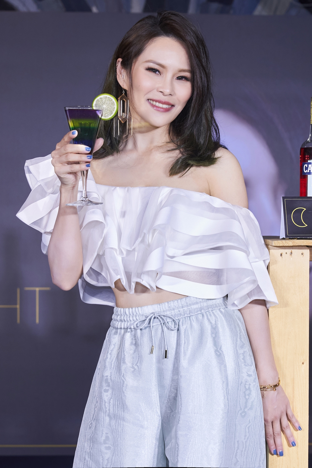 Veteran singer Zhou Hui reveals his love life! 43-year-old can't get ...