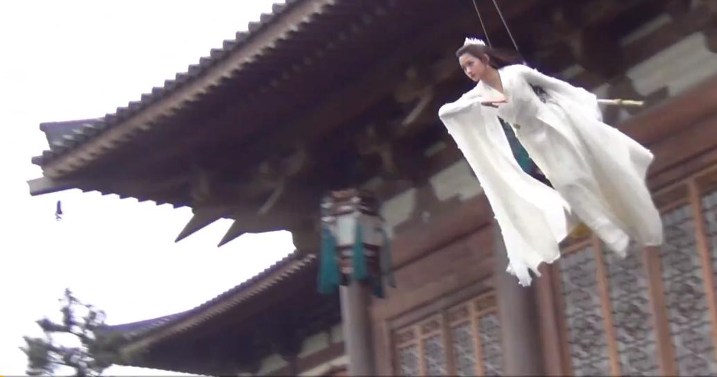 Guan Xiaotong's "Turandot" behind-the-scenes, hanging Wia filming ...