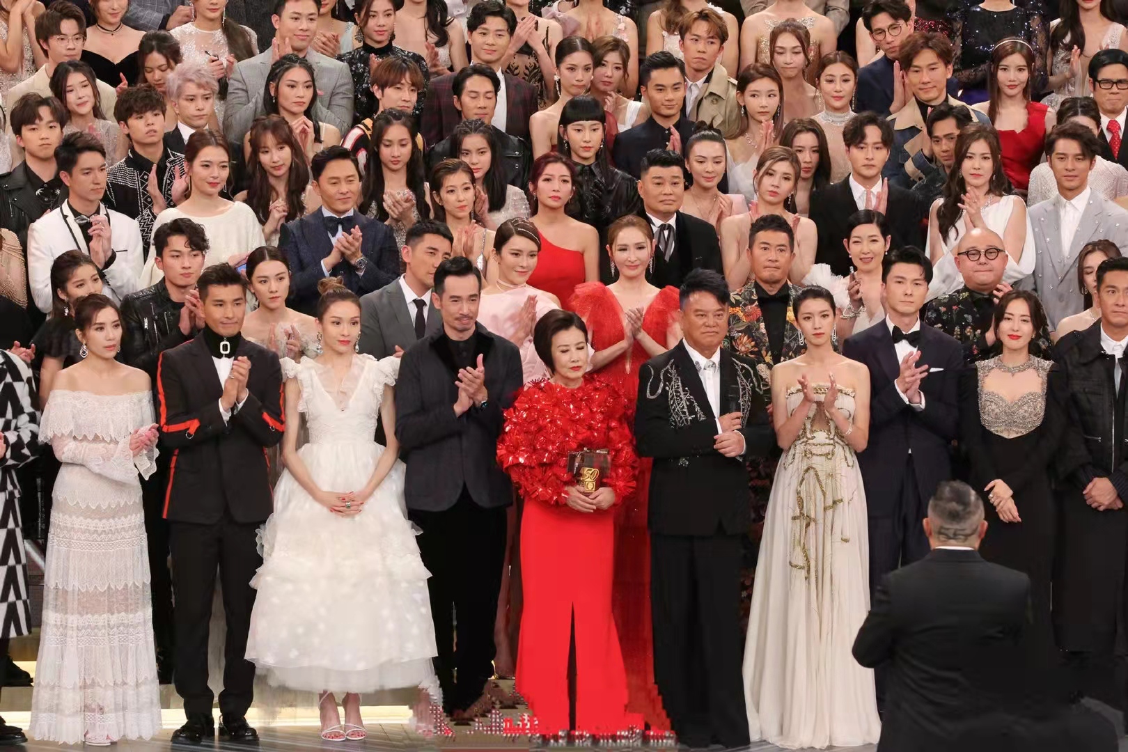 On TVB celebration, Wang Haoxin and Cai Sibei are in the same frame ...