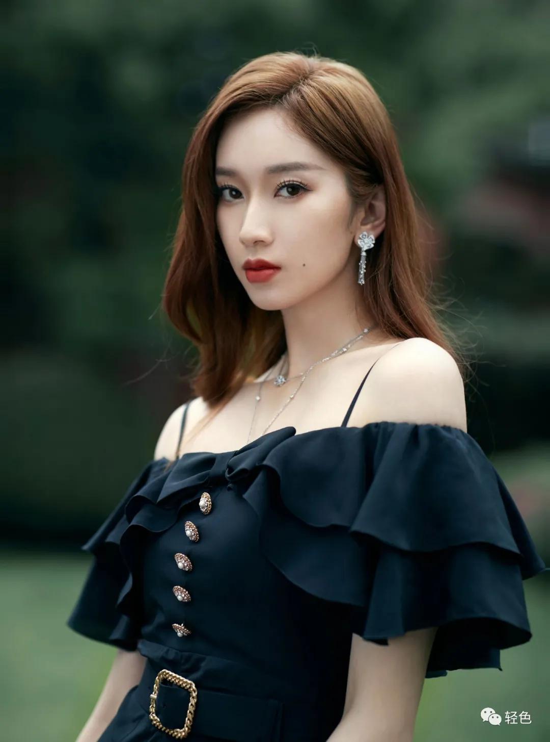 Liu Lingzi is a light mature woman, her milk is tender and watery - iNEWS