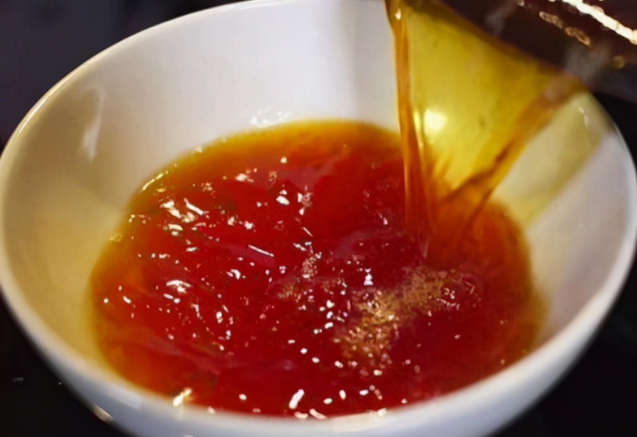 When frying the sugar color, the rock sugar is wrong when it is first ...