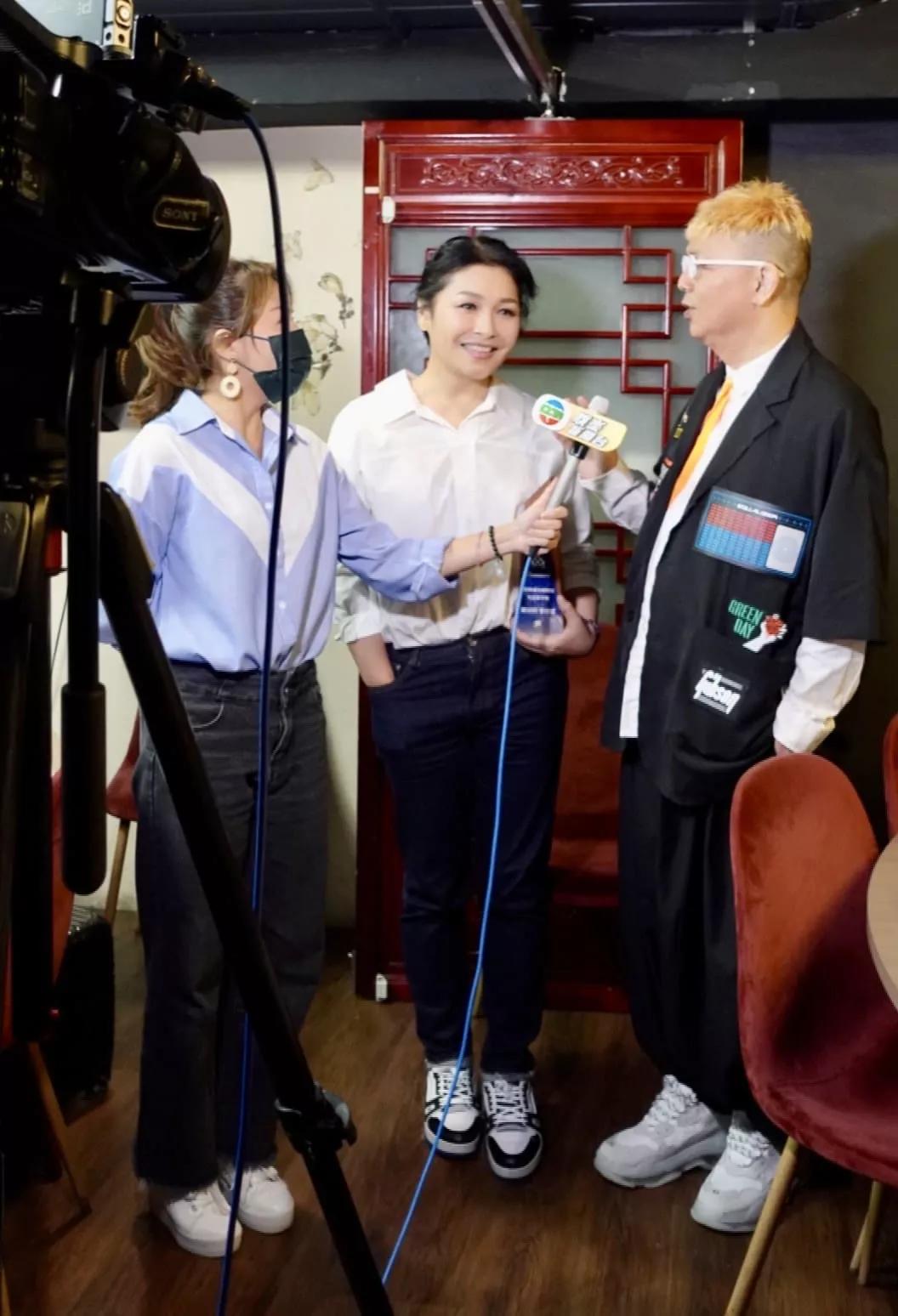 Singers Yan Shuming and Li Jianda won the best choral song award - iNEWS