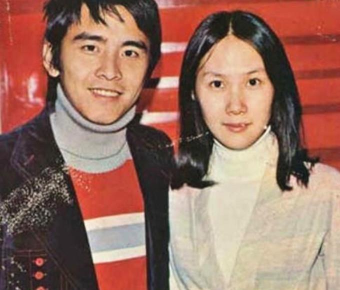 Hu Feng and Luo Lan went to the party together, the two were ...