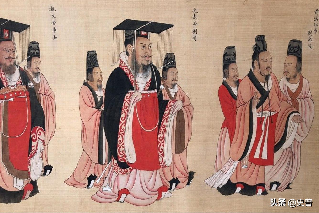 The finishing touch in ancient Chinese official costumes: square heart ...