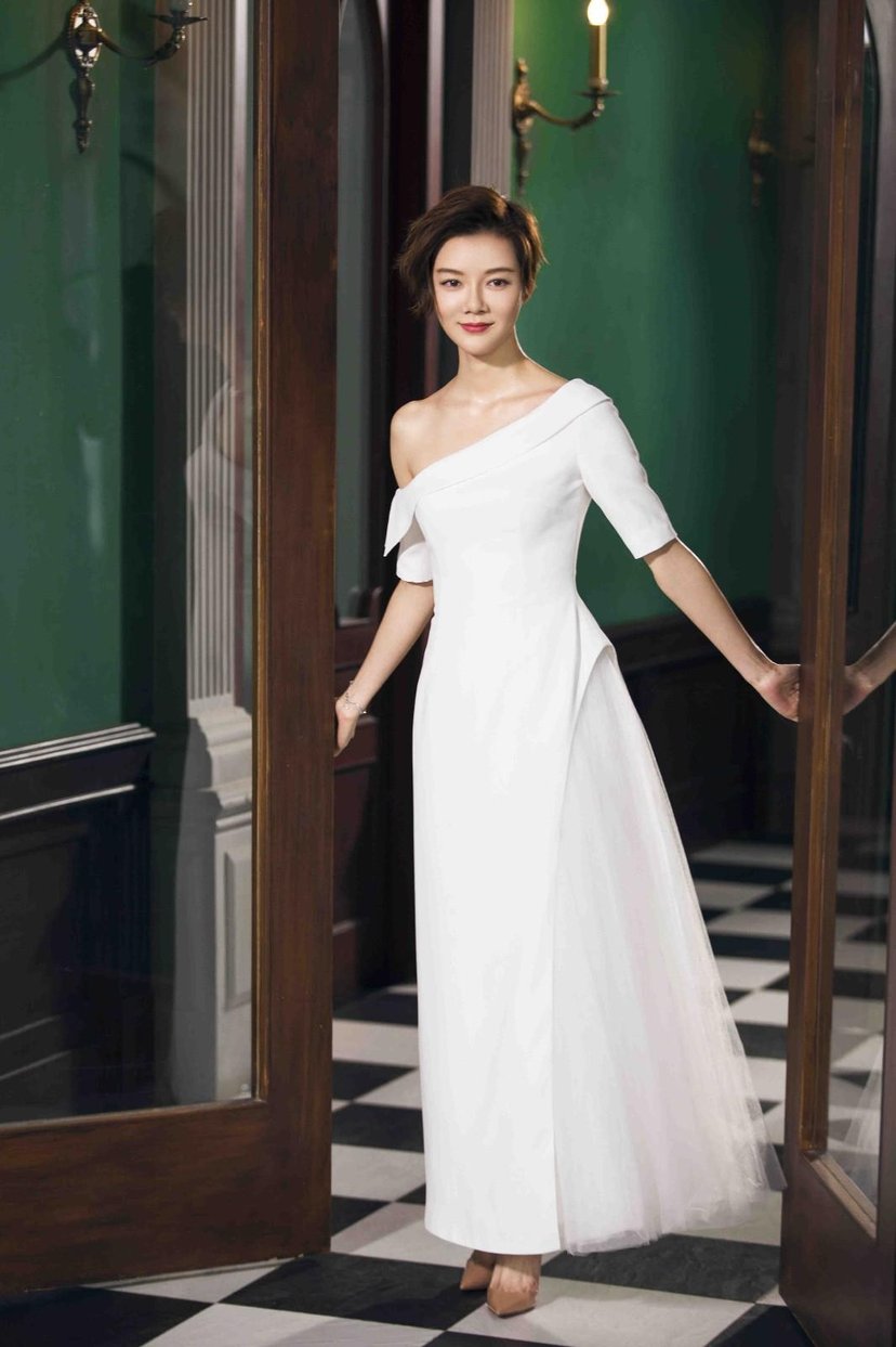 Charming Che Xiao - iNEWS