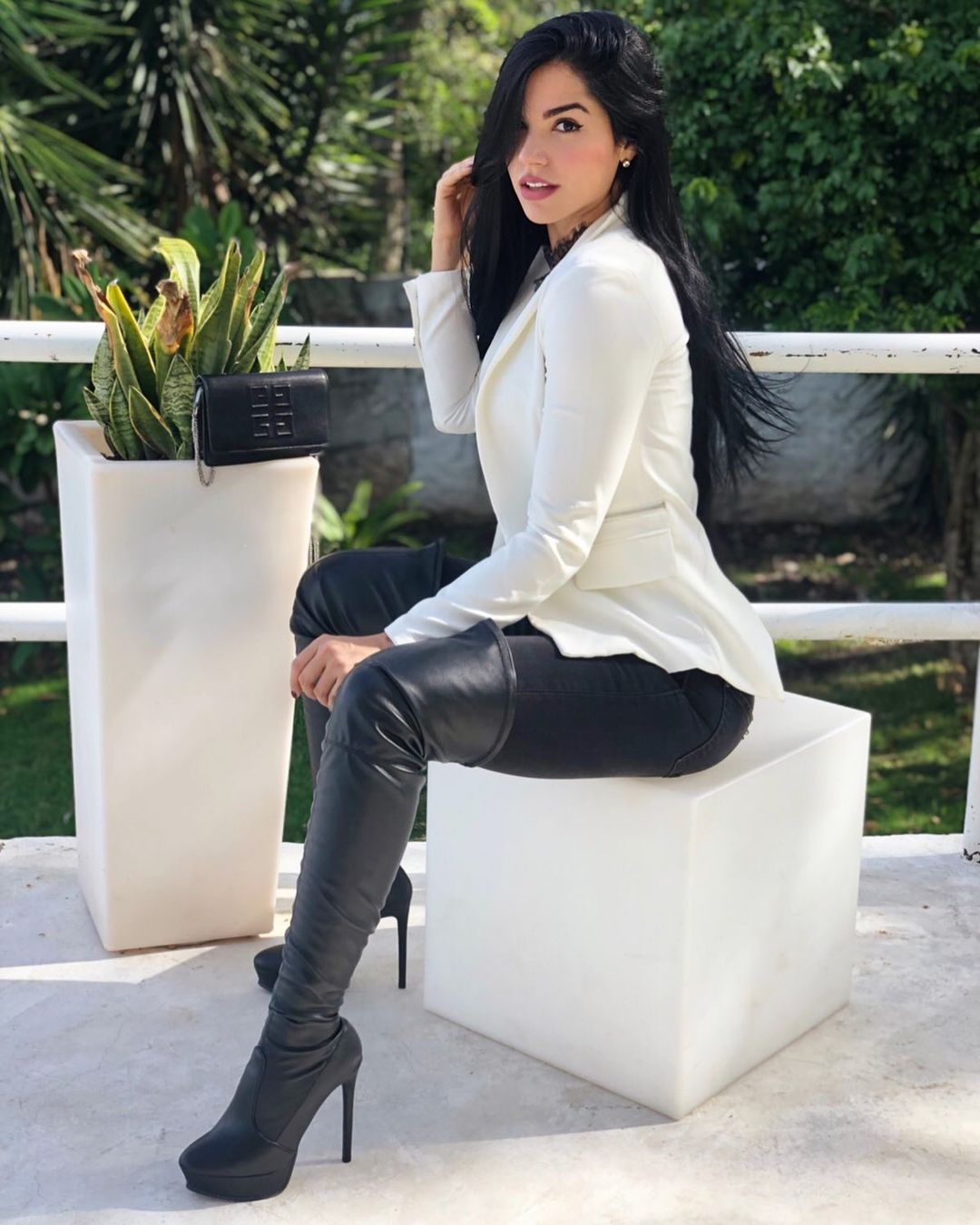 The 130 kg Venezuelan fitness model is plump, elegant and bumpy, and ...