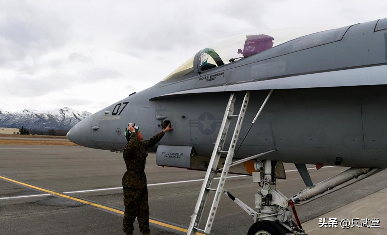 How do the J-20 pilots get off the plane?The J-20 has no built-in ...