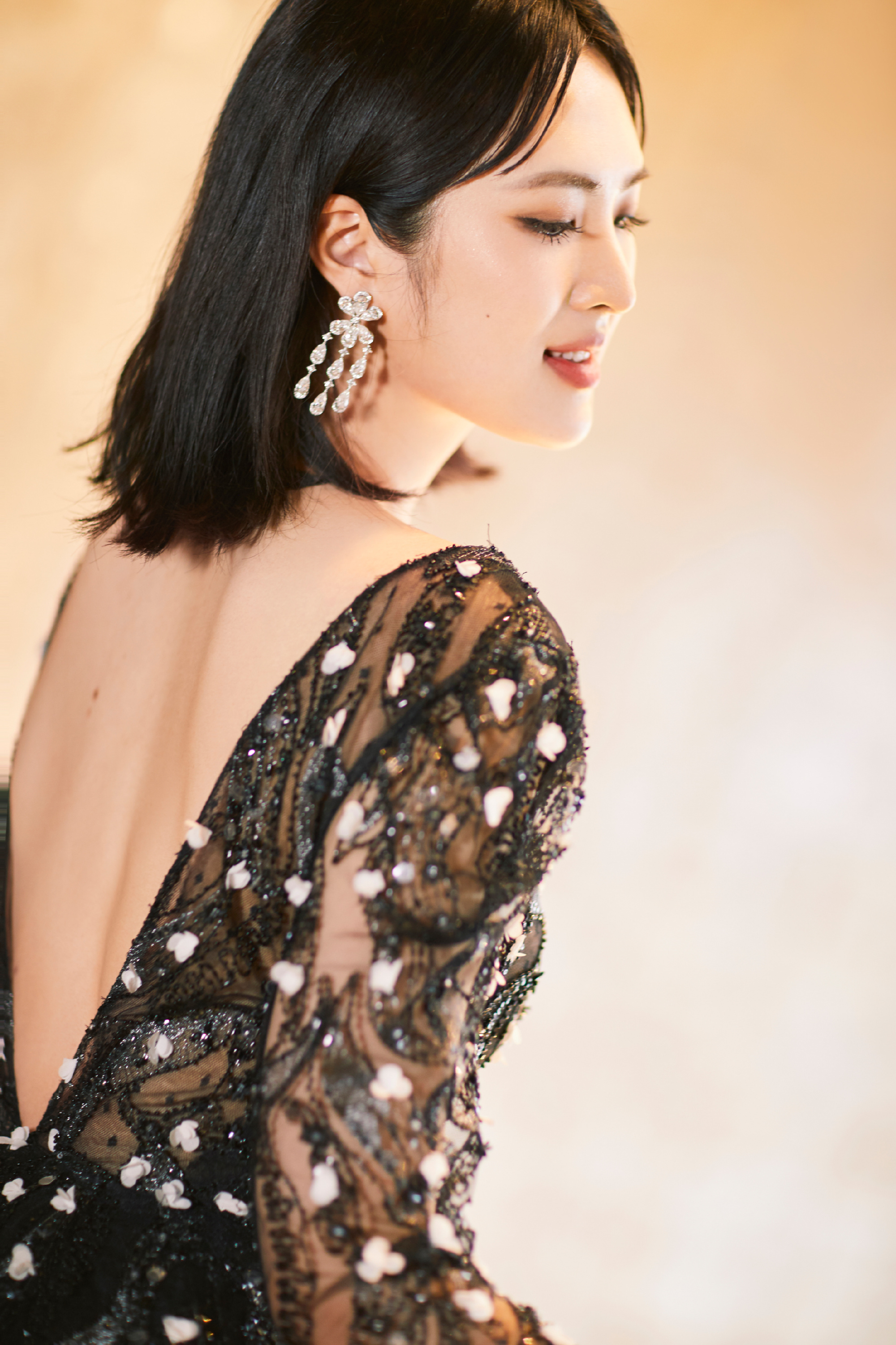 Anna Yao's red carpet debut "Morning", wearing a big-name dress was ...