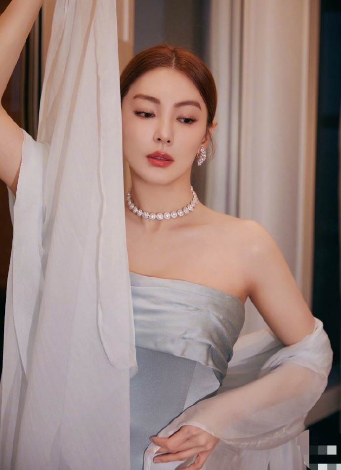 Zhang Yuqi "Photo Beautiful Pictures" - iMedia