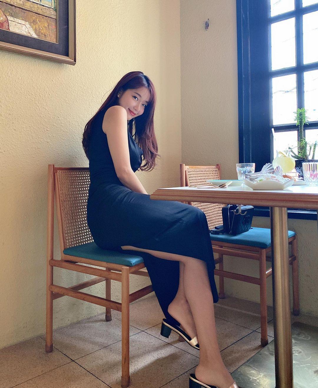 Korean yoga instructor, the figure is full of charming temperament ...