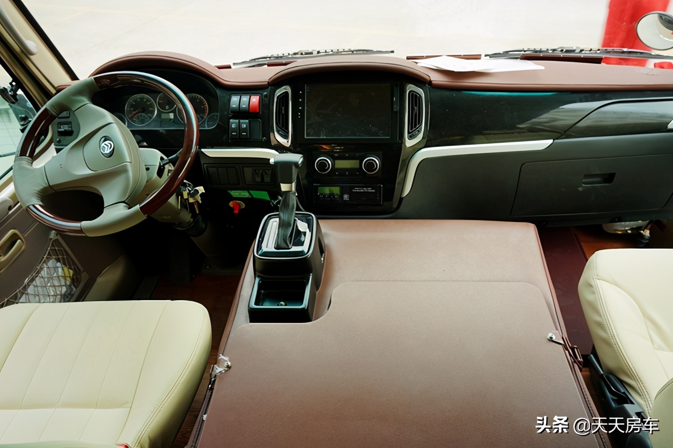 Bigger than MPV, more powerful, more practical! Check out the Coaster ...