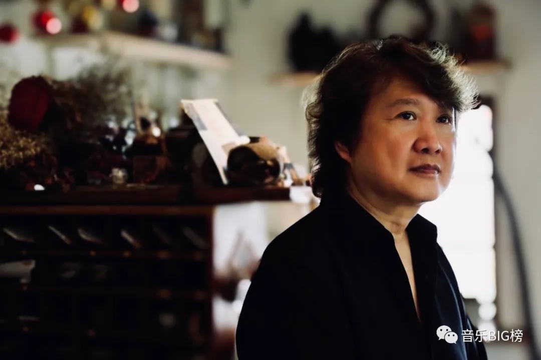 Singing and composing veteran Zhou Zhiping with his new album "Middle ...