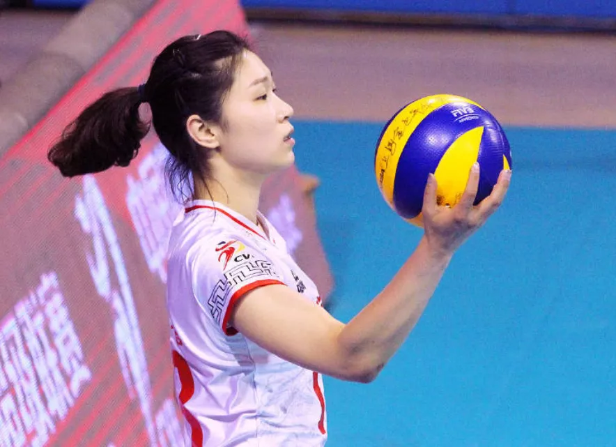 The women's volleyball losing star Xu Mengjie was scolded for colliding with Wang Mengjie, and ...