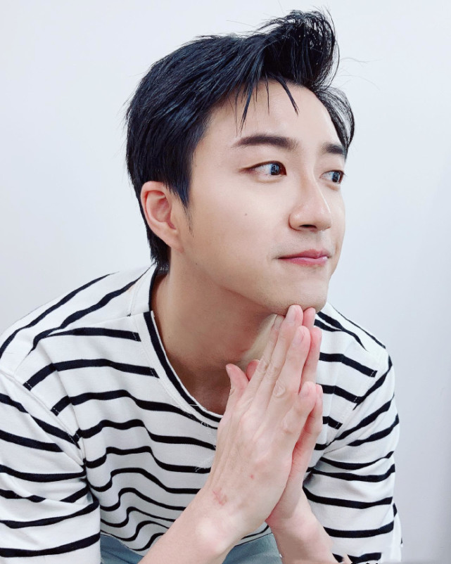 Good mood for being single again!Official Jiang Hongjie's first recent ...