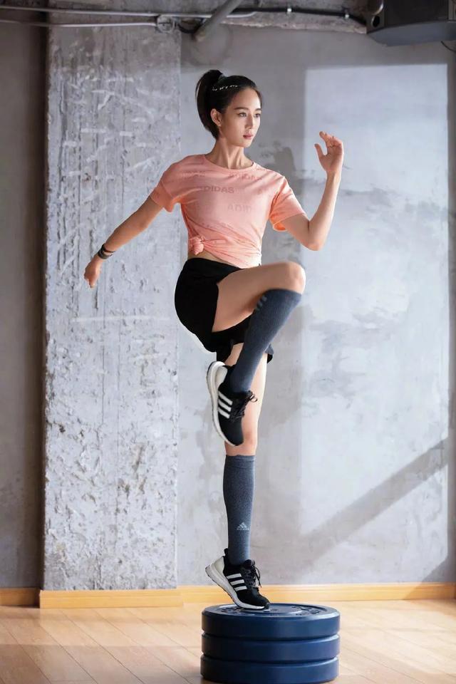 Janine Zhang is obsessed with fitness all day long, wakes up at 5 o ...