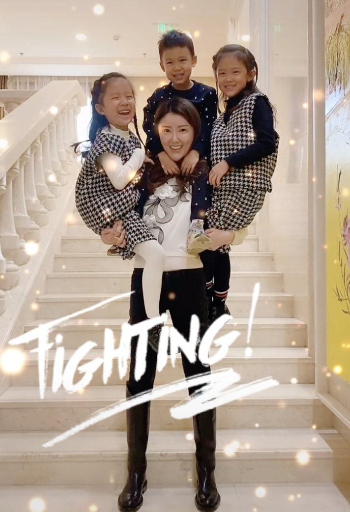 Rich woman Gan Wei hugged her three babies in one breath, her face ...