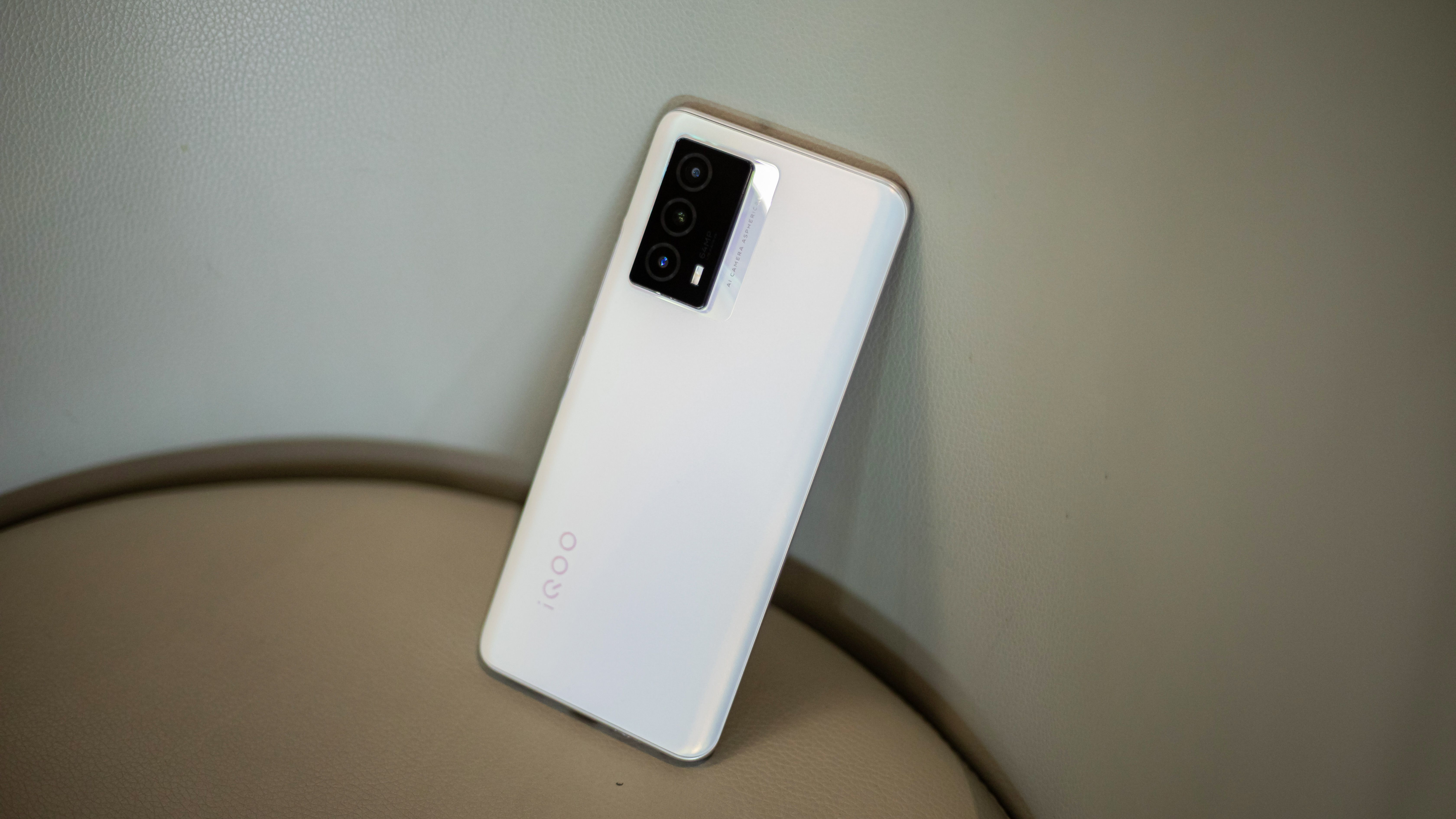 4 mobile phones suitable for parents during the Mid-Autumn Festival - iNEWS