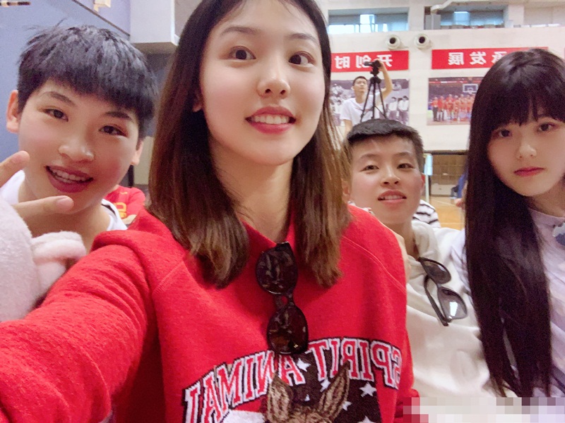 The more you fight, the more bravery!Women's basketball flower Zhang Ru ...