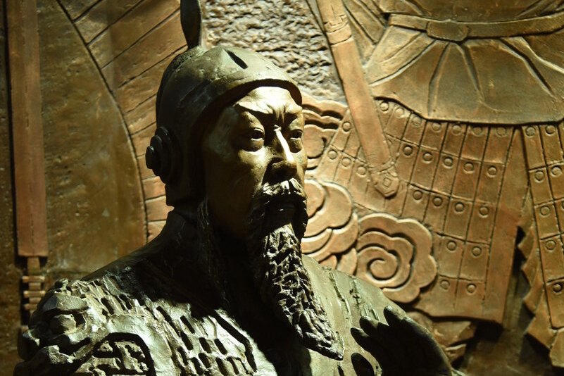In the 800 years of Chu's history, there have been 3 prodigal sons and ...