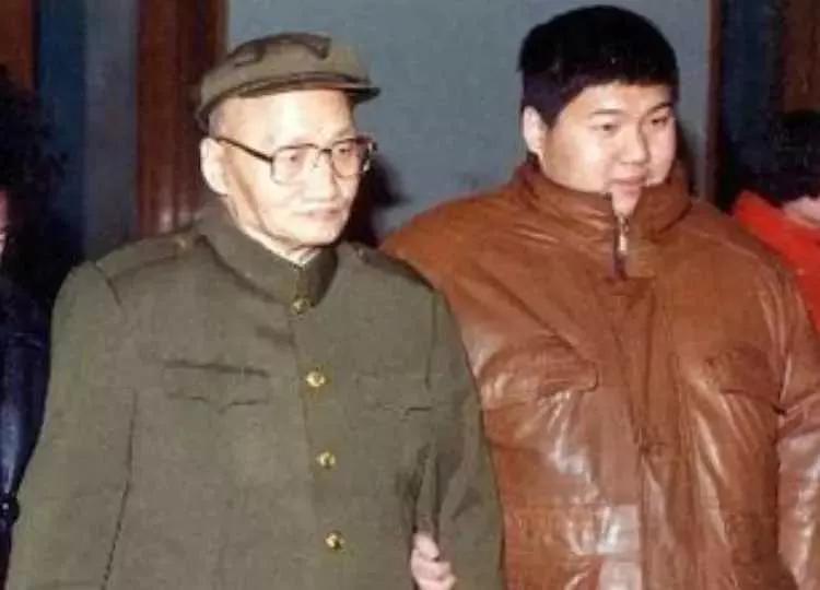 In his later years, Mao Anqing often shed tears alone - iNEWS