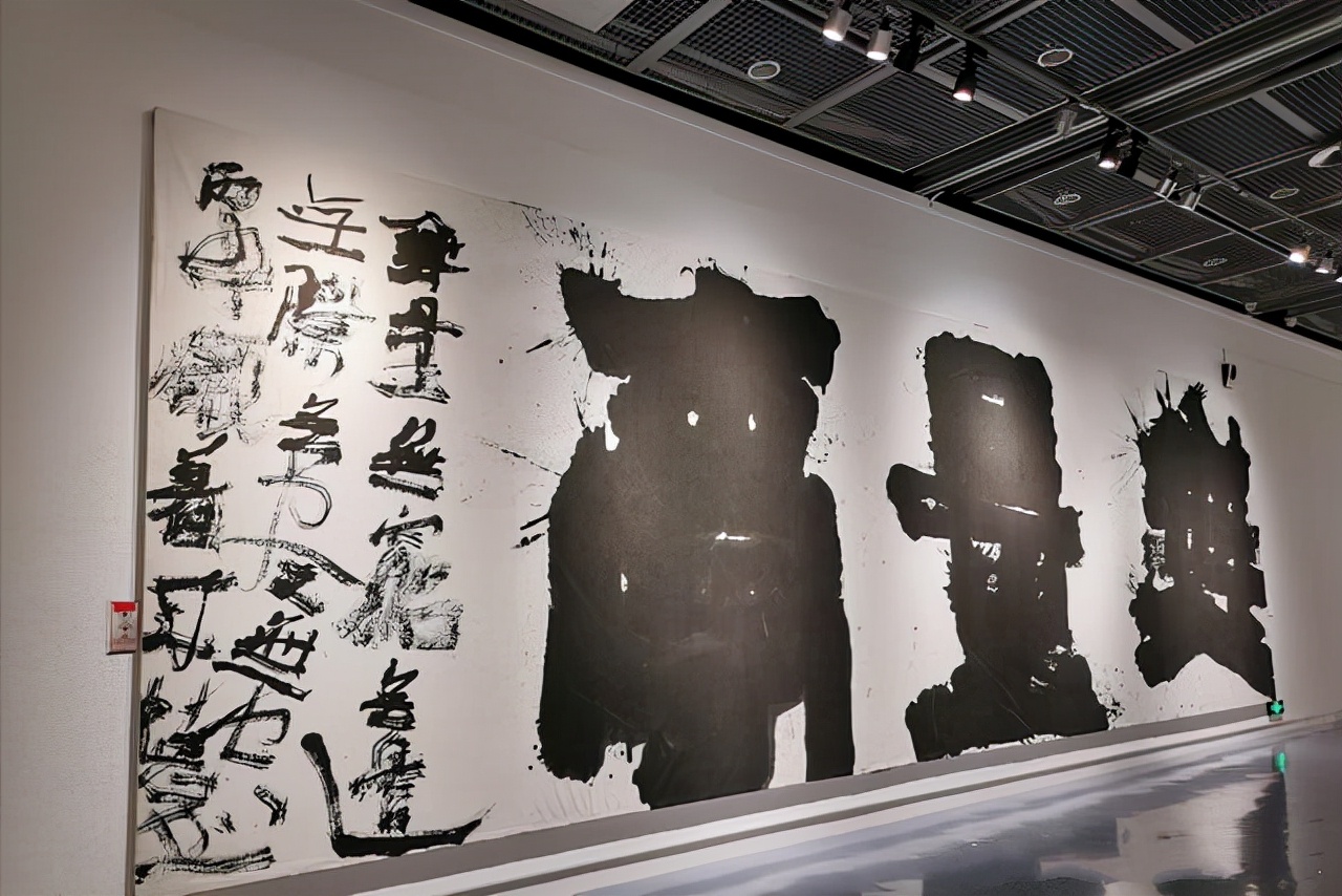 Why his calligraphy can attract people's attention - iNEWS