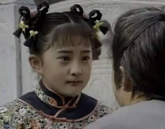 At the age of 9, she became the youngest heroine in Qiong Yao's drama due to "Wan Jun". Now she ...