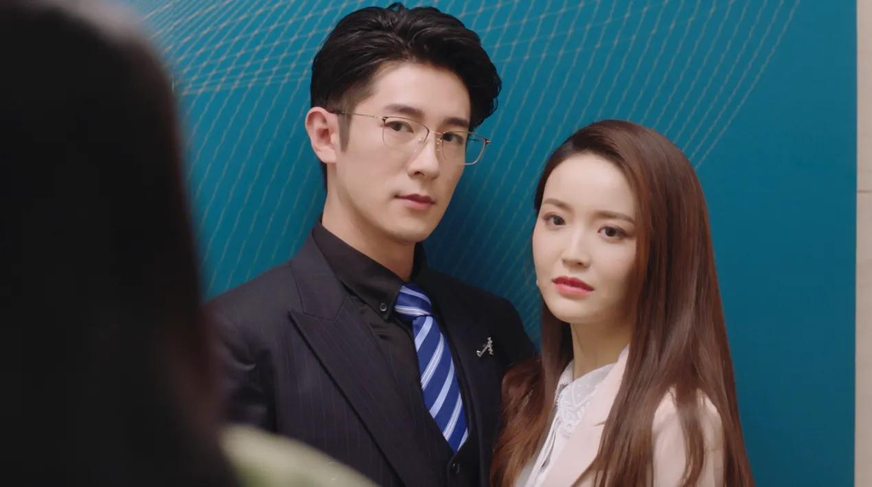 Ji Xiaobing was so jealous that he fanned his "rival in love", and the fox couple kissed again ...