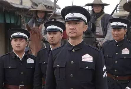 The century-old historical changes of Chinese police uniforms (multiple ...