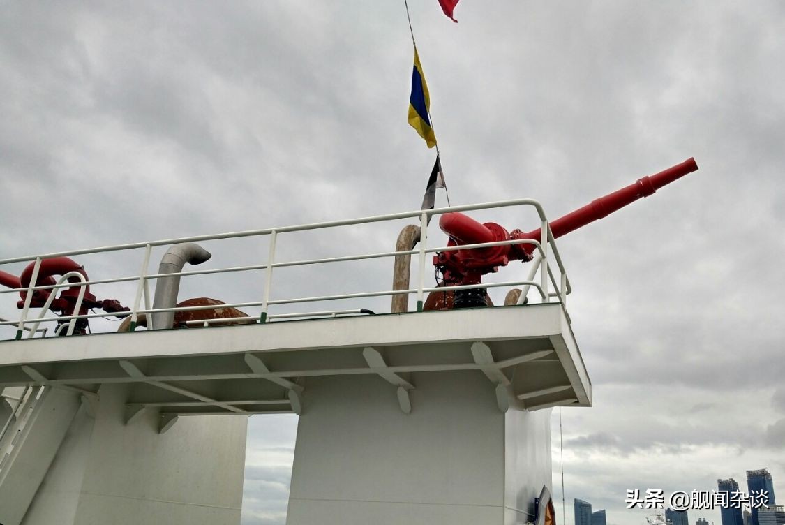 Rolling sea protection-the sea police 5000-ton law enforcement ship is ...