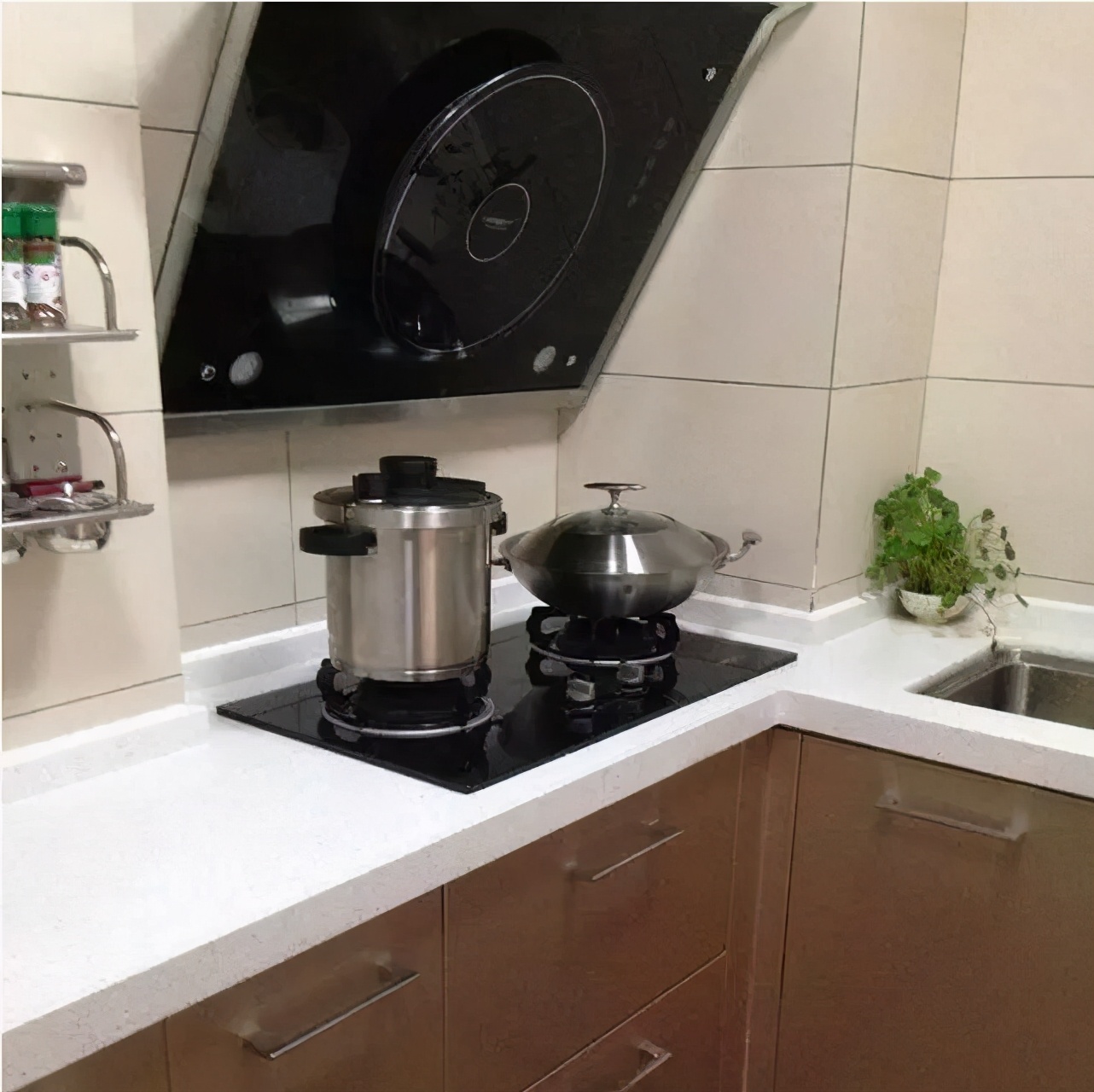 A new house of 88 square meters for a family of three, the decoration ...