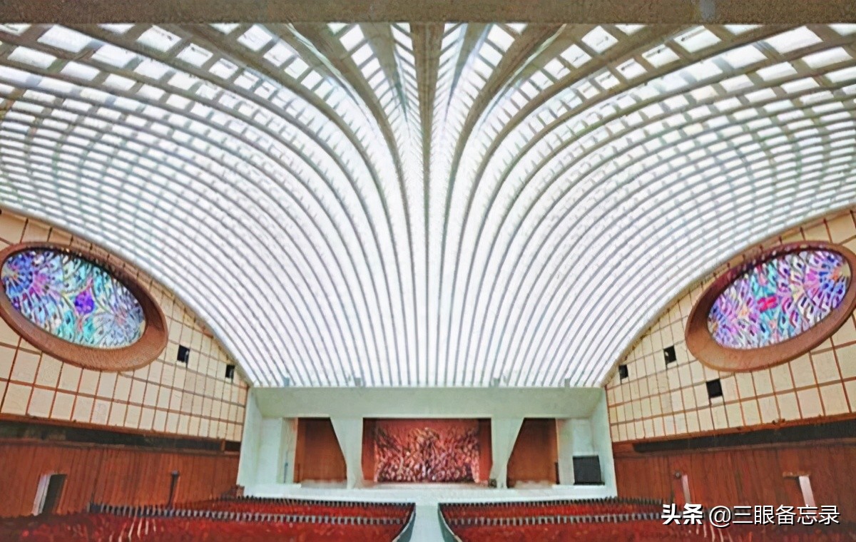 The dark secret behind the Papal Hall in the Vatican, the symbolism of ...