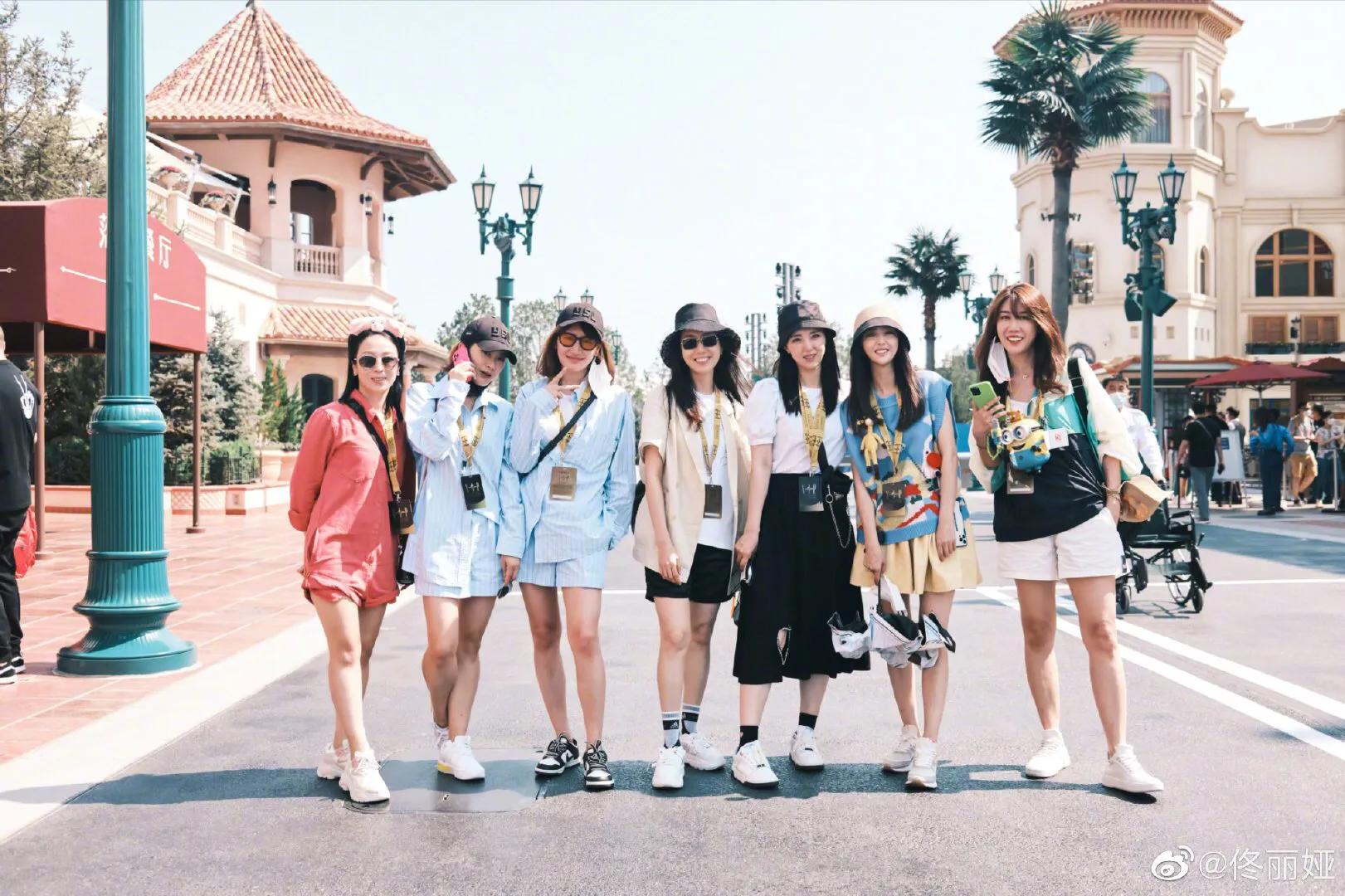 Liya Tong and Xuan Dong meet with her baby on a trip, Duo Duo and Xiao ...