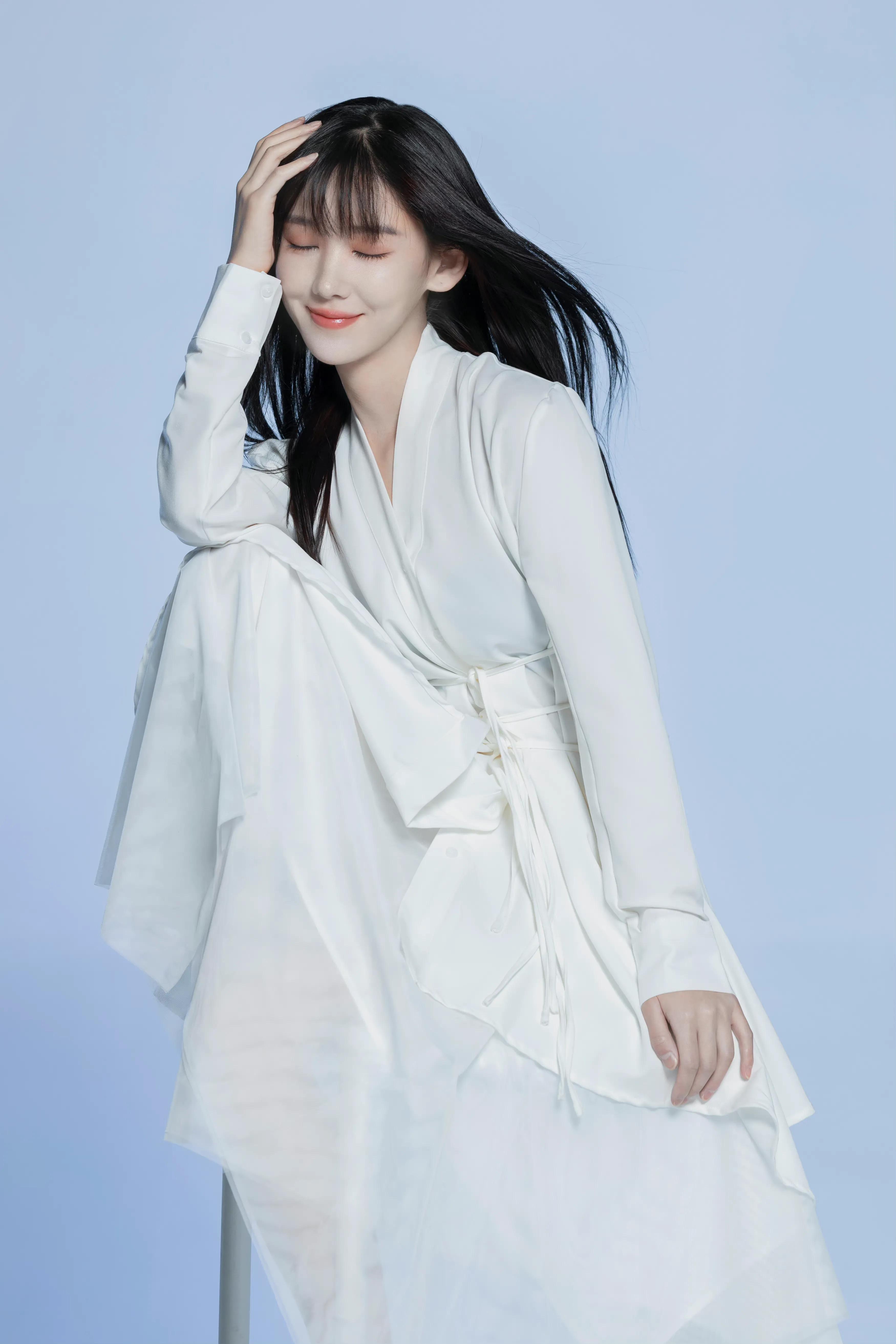 Gentle, charming, confident, free and easy Li Muchen - iNEWS