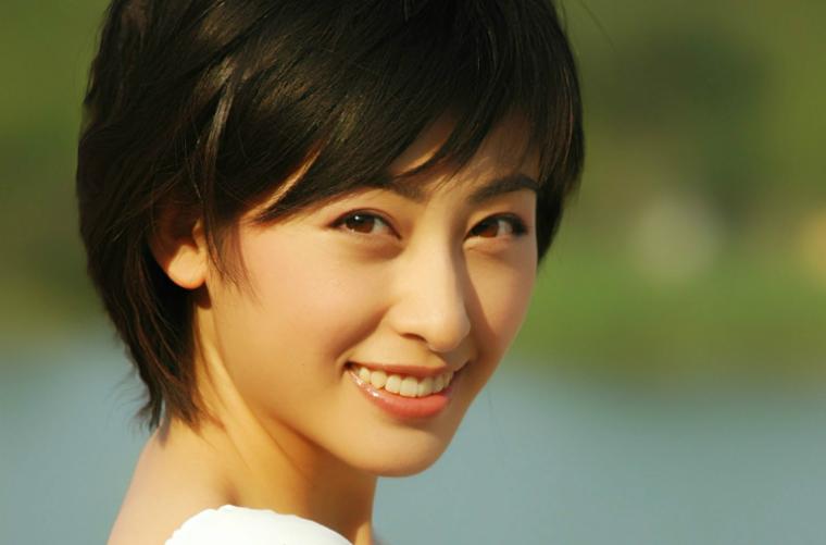 She is known as "the first beauty of the Hui nationality". She once ...