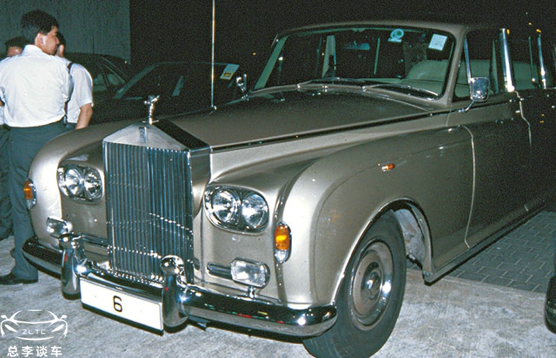 Jackie Chan's Rolls-Royce was met by chance, and when he saw this car ...