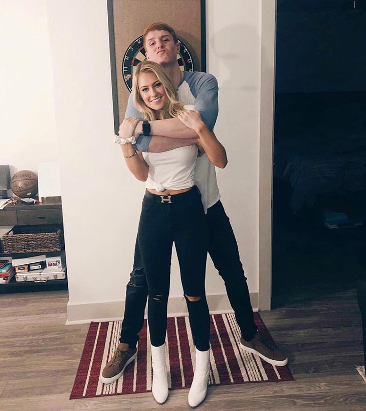 The eagle meat girlfriend looks like a fairy or a black silk uniform ...