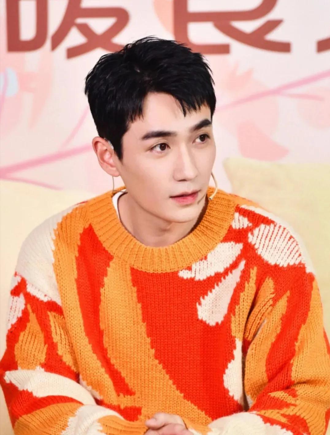 Affectionate Zhu Yilong and handsome Li Yifeng, don't you look at this ...