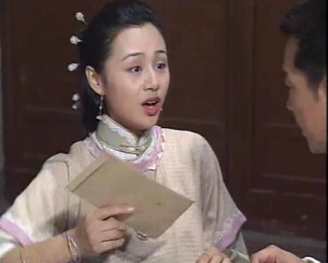 How amazing is Jia Jingwen 22 years ago?Ma Yili, Huang Yi, and Cao Ying are all supporting her ...