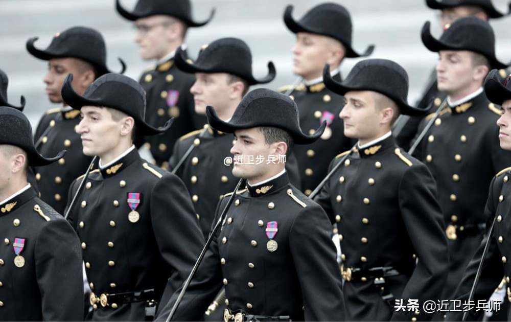 Why is the French military parade focused on lace?After reading the ...