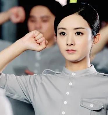 Zhao Liying wears military uniforms, some are heroic, some are cute and ...