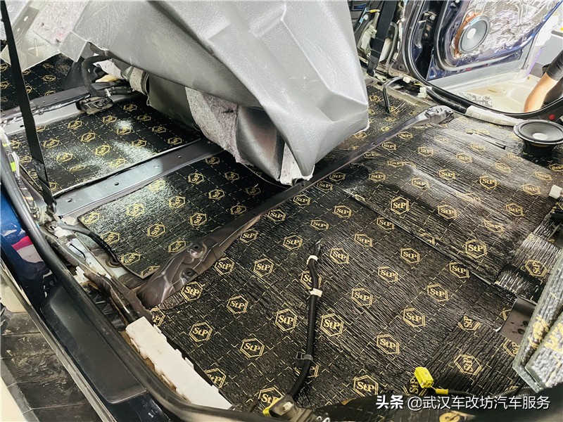 Sound insulation improves the comfort of the passenger compartment ...