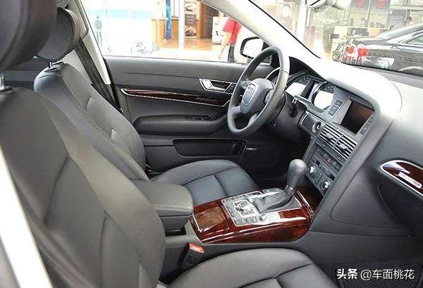 This Audi A6L is unusual, equipped with a 4.2 V8 engine, and priced at nearly one million. - iNEWS