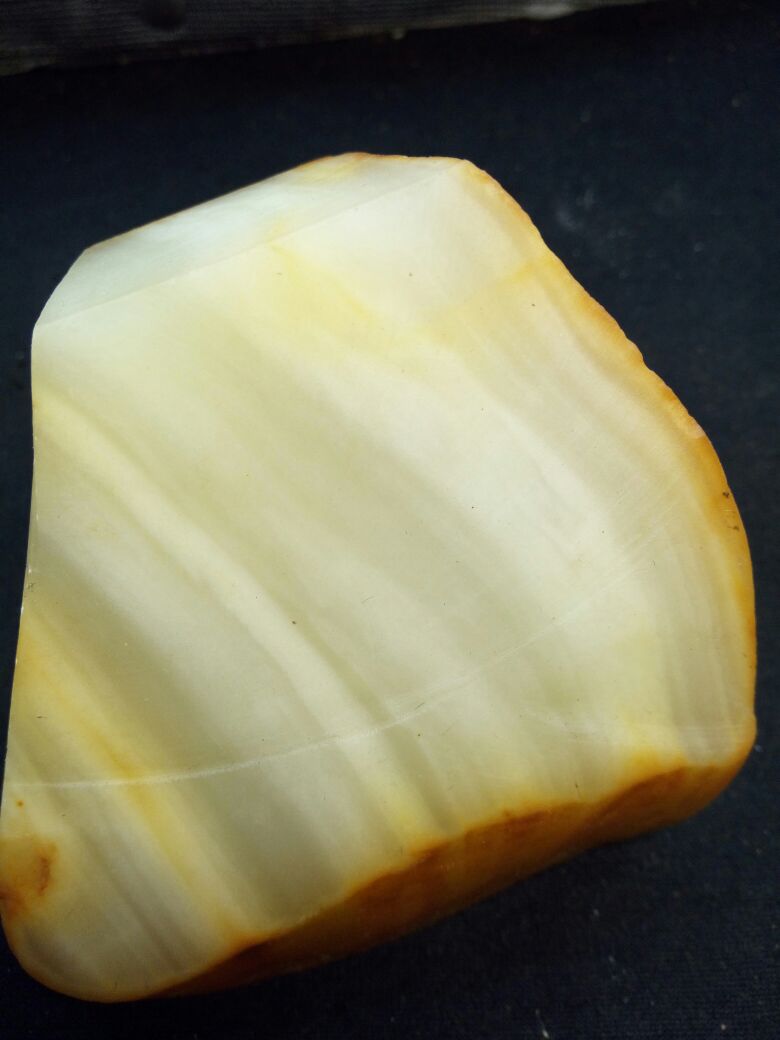 How to distinguish between quartz stone and yellow wax stone - iNEWS