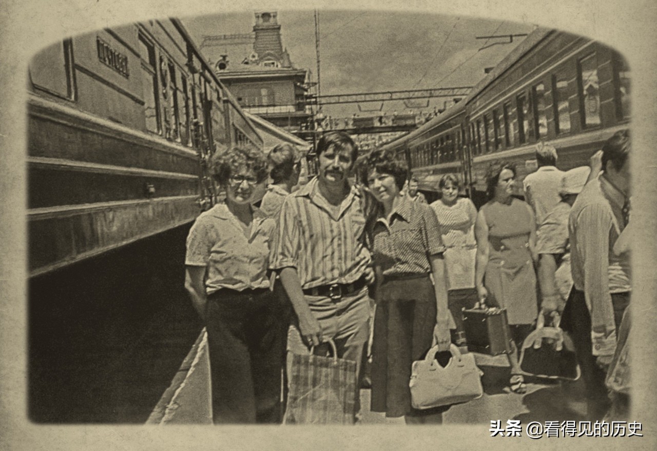 A set of photos of life in the Soviet Union in the 1970s takes you to ...