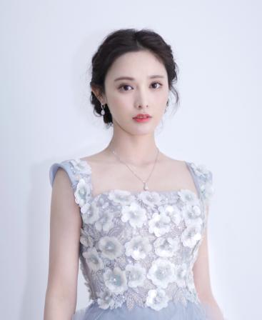 Remember the "Xiao Feng" in "East Palace"?She changed her face again ...