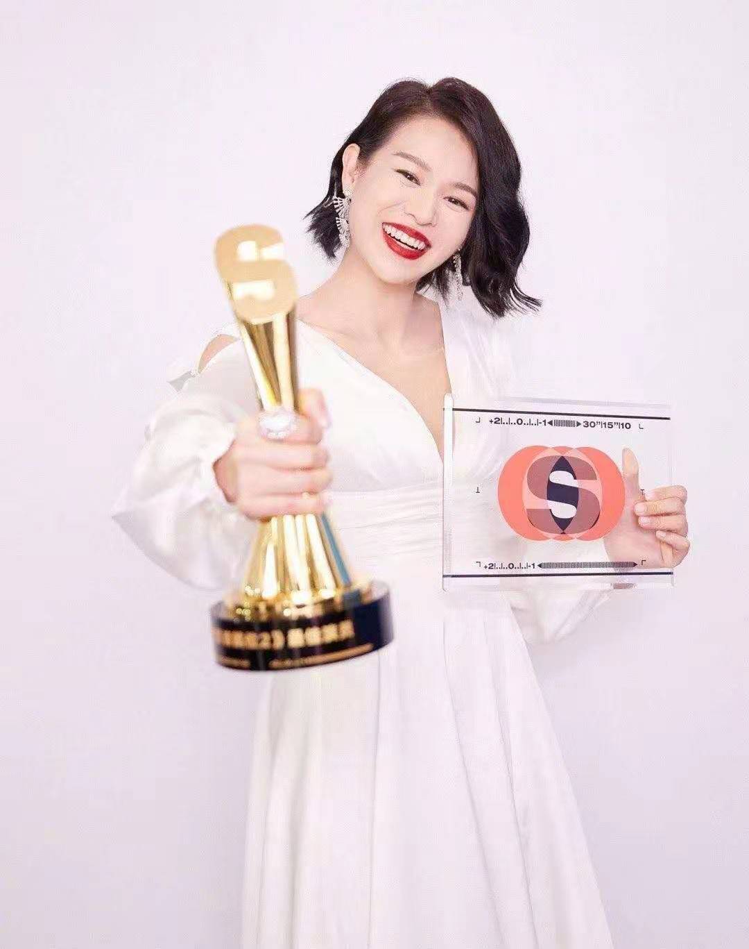 The 41-year-old Hu Xing'er won the championship and announced that he ...