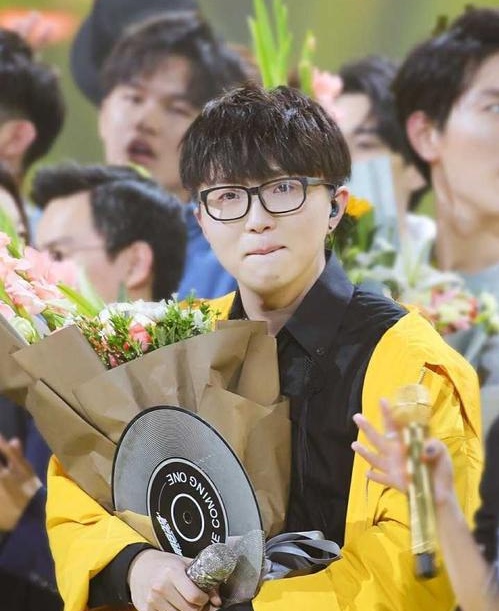 Mao is not easy: a cute and cute male singer - iMedia